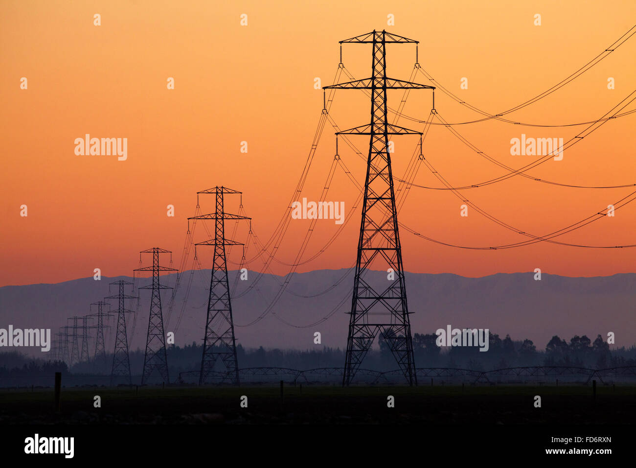 Pylonen sonnenuntergang -Fotos und -Bildmaterial in hoher Auflösung – Alamy