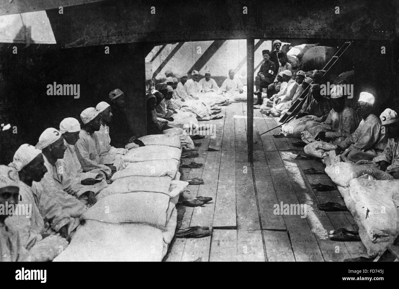 Türkische Truppen von den "roten Halbmond" im ersten Weltkrieg, 1915 ...