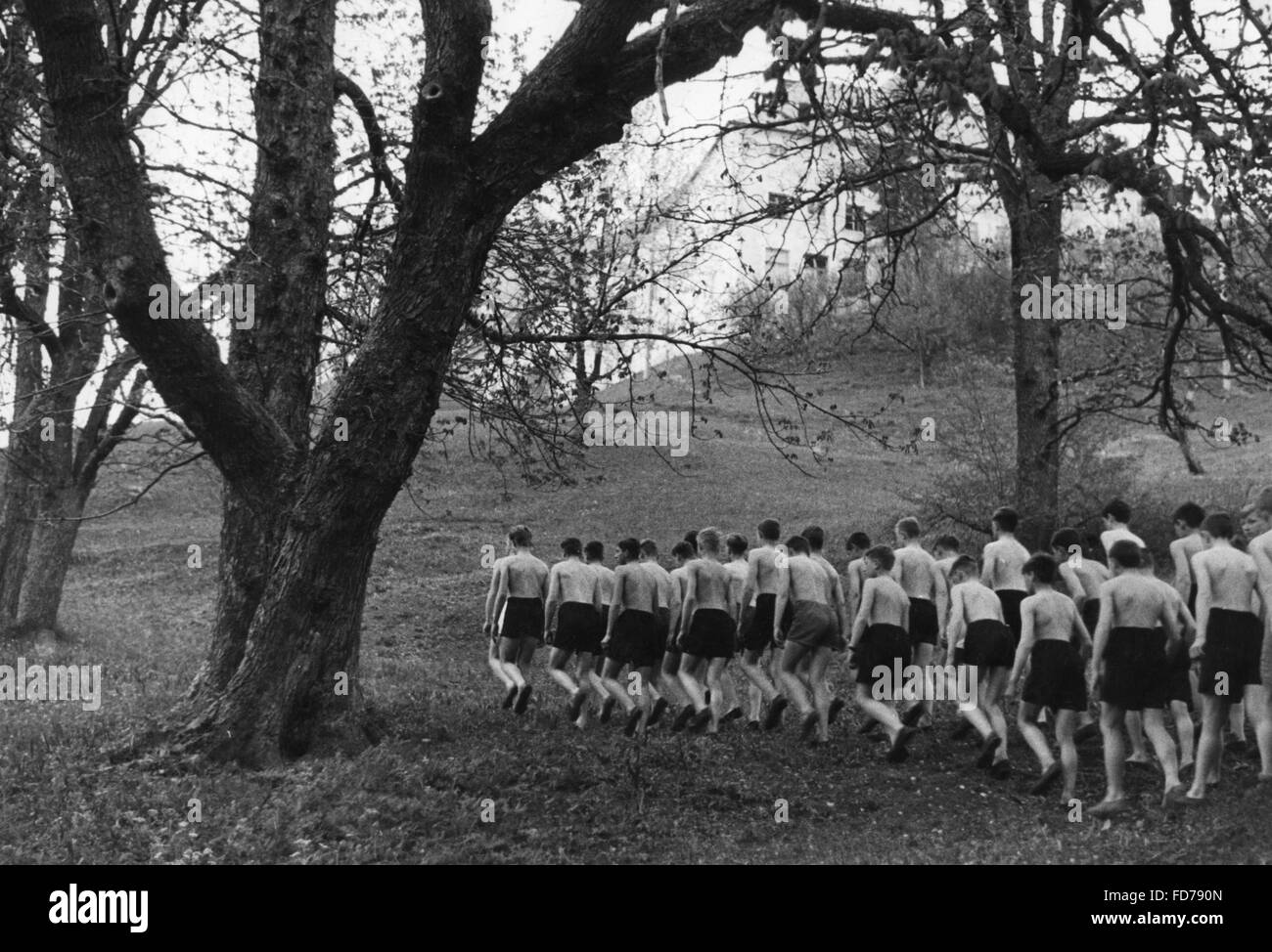 Hitler Youth Members Stockfotos & Hitler Youth Members Bilder - Seite 2 ...