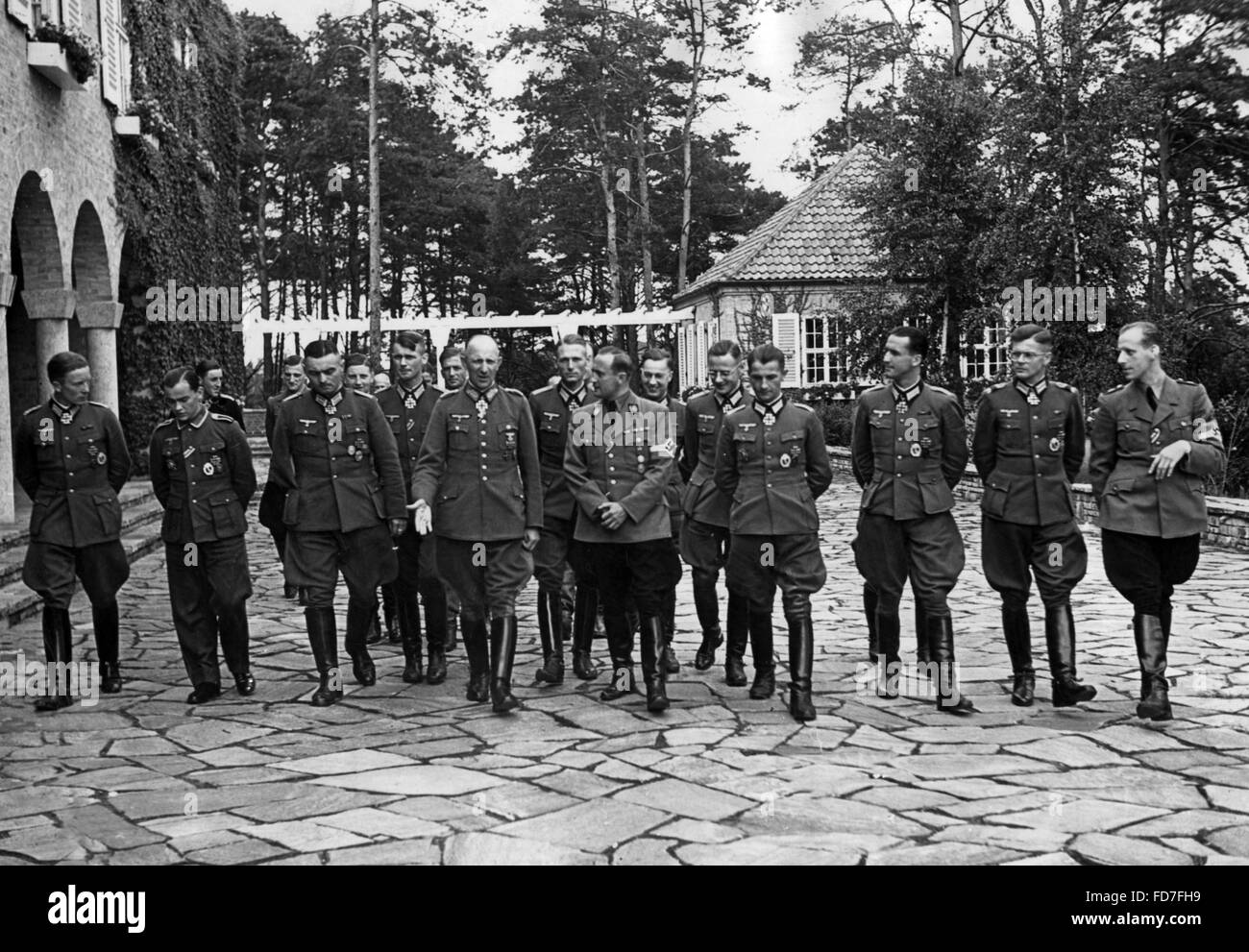 Artur Axmann in ein Hitler-Jugend Truppenübungsplatz in Berlin, 1942 ...