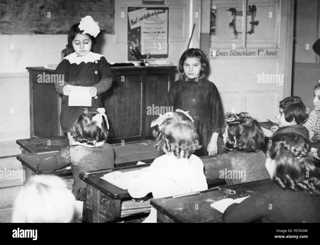 Klassenschule Schwarzweiß-Stockfotos und -bilder - Alamy