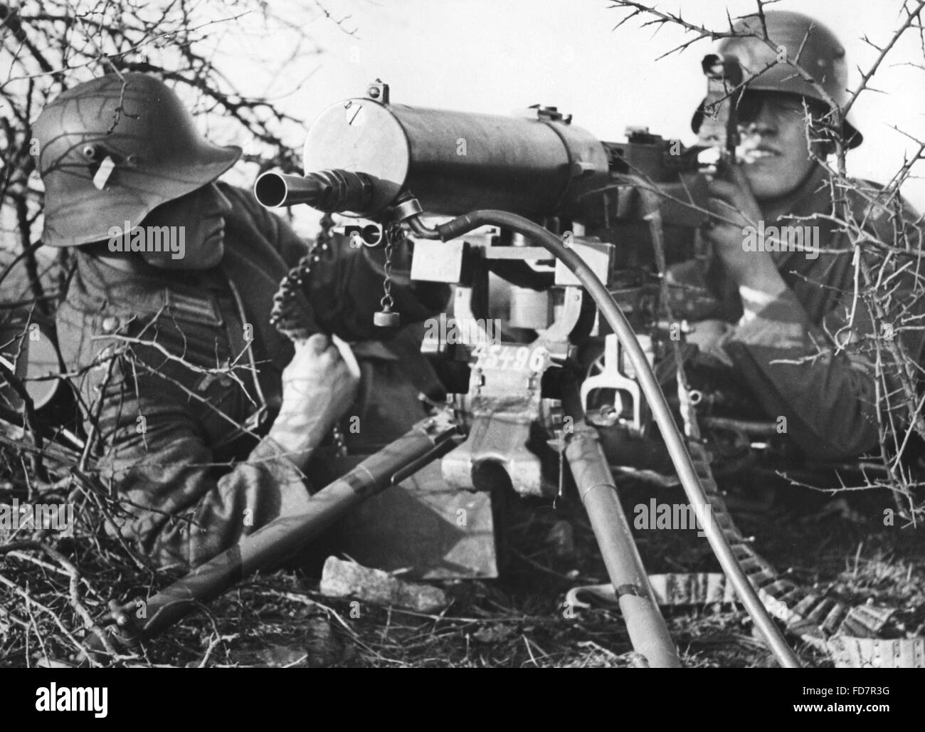 Machine Gun Position während eines Manövers der Wehrmacht, 1935 ...
