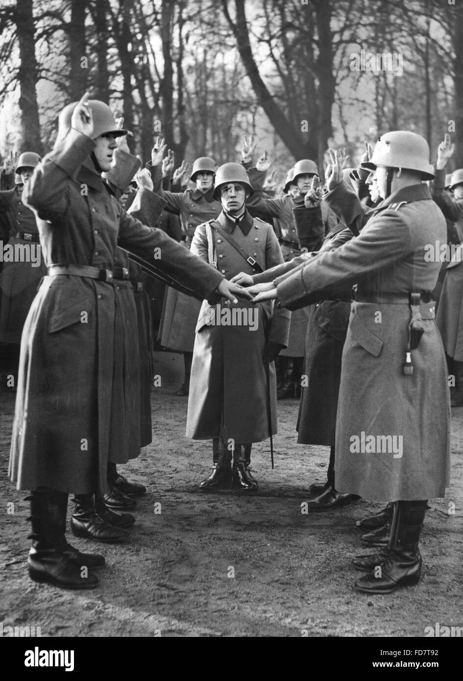 Wehrpflicht 1935 Fotos Und Bildmaterial In Hoher Aufl sung Alamy Wehrpflicht 1935 Fotos Und Bildmaterial In Hoher Aufl sung Alamy
