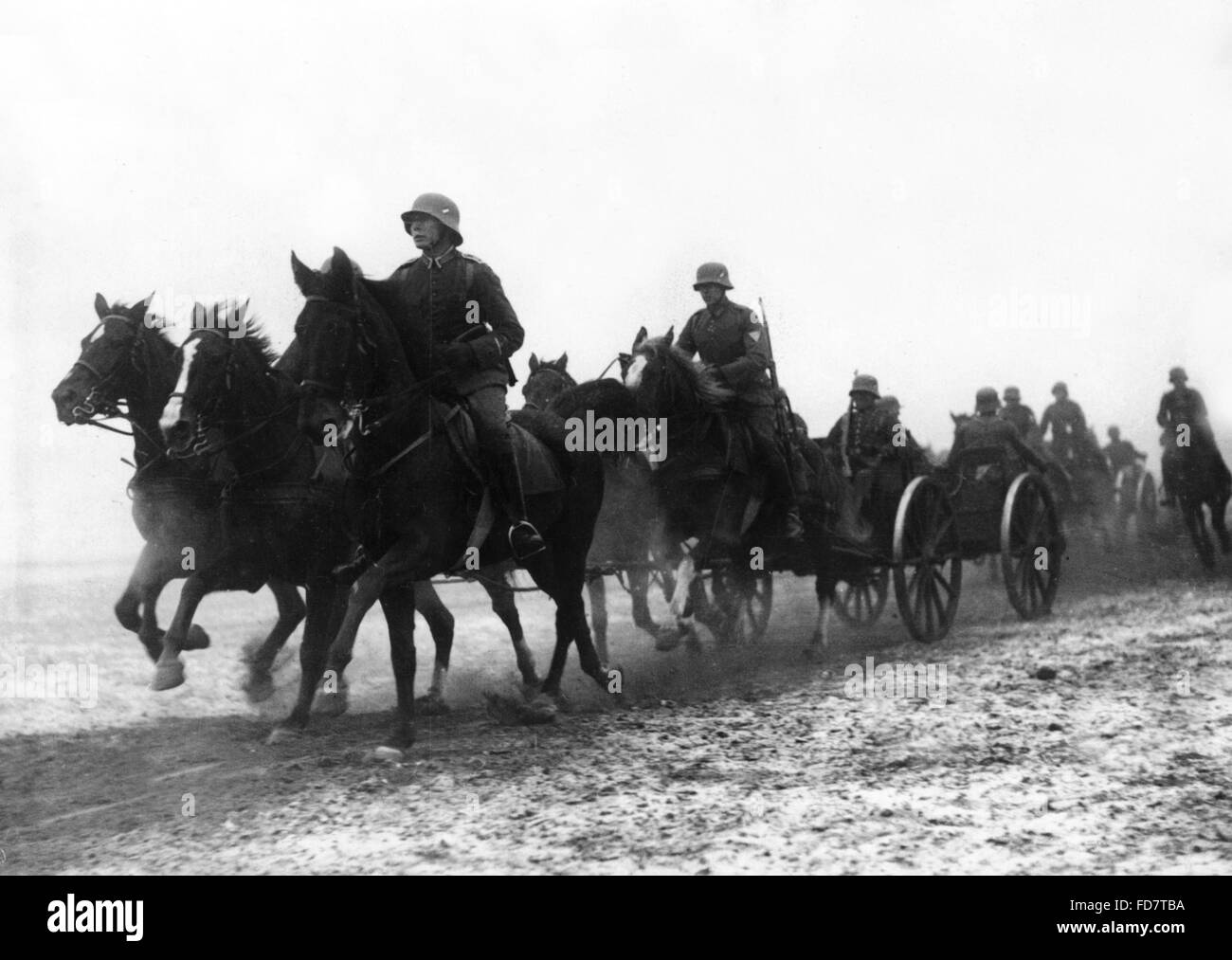 Soldiers of the reichswehr -Fotos und -Bildmaterial in hoher Auflösung ...