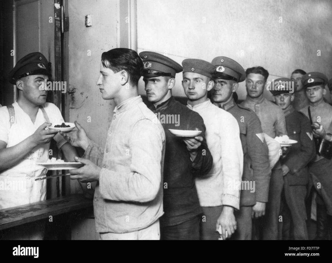 Reichswehr soldaten -Fotos und -Bildmaterial in hoher Auflösung – Alamy