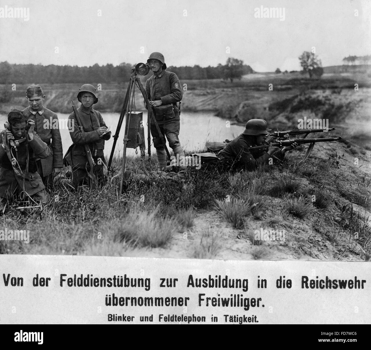 Soldiers of the reichswehr -Fotos und -Bildmaterial in hoher Auflösung ...