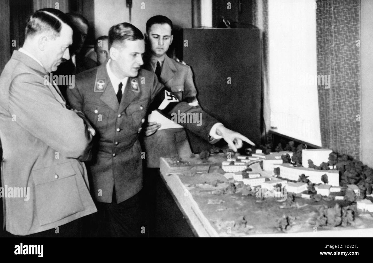 Adolf hitler schools -Fotos und -Bildmaterial in hoher Auflösung – Alamy