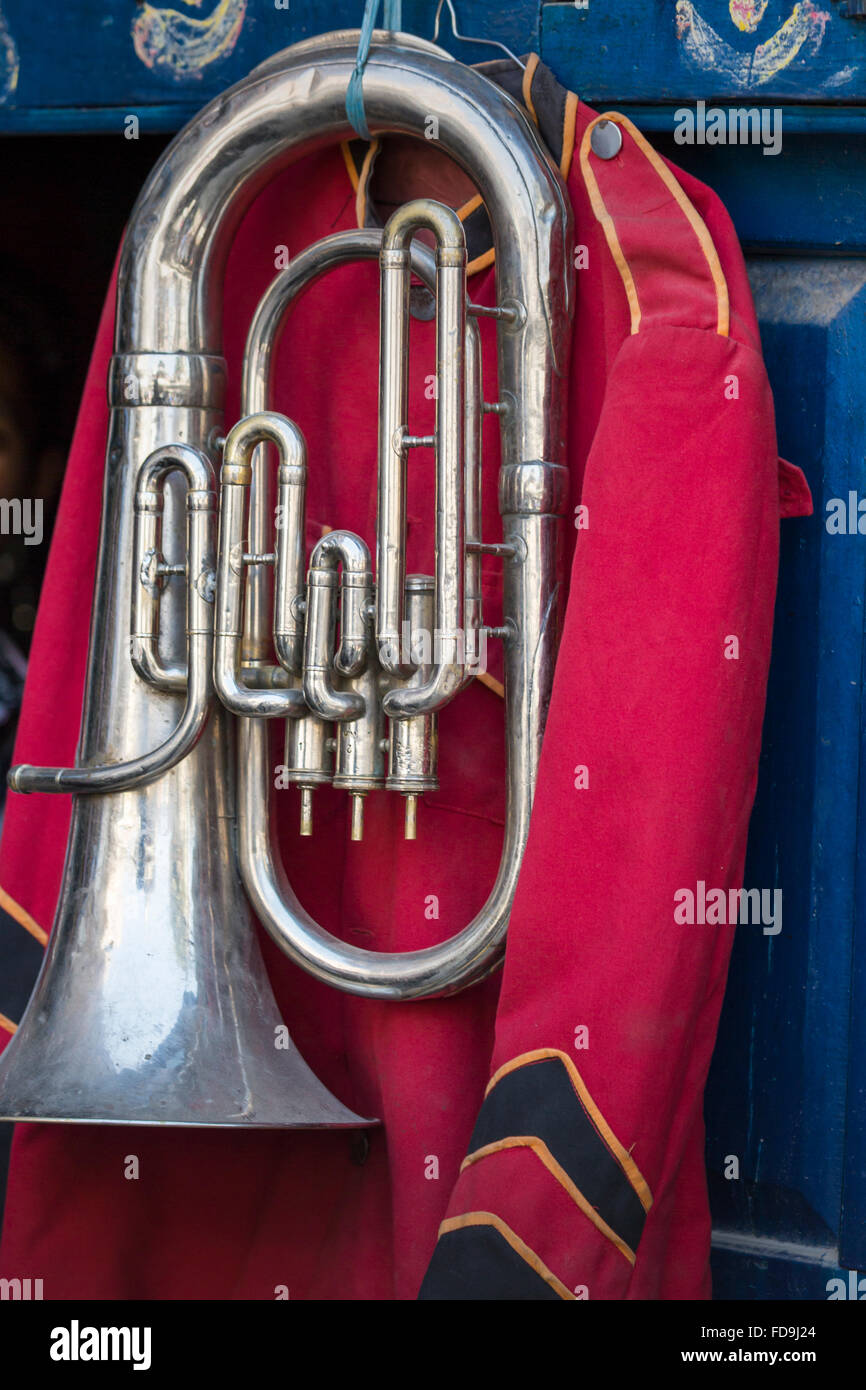 Nepalesisches orchester -Fotos und -Bildmaterial in hoher Auflösung – Alamy