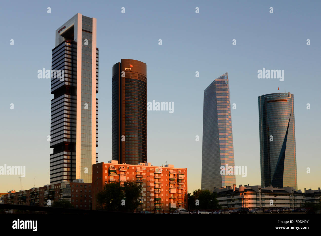 Torre pwc madrid -Fotos und -Bildmaterial in hoher Auflösung – Alamy