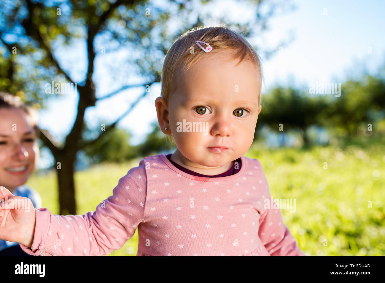 Parent and child -Fotos und -Bildmaterial in hoher Auflösung – Alamy