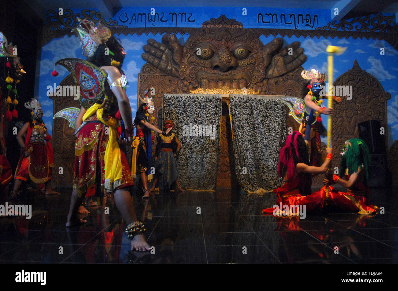 Malang maskentanz -Fotos und -Bildmaterial in hoher Auflösung – Alamy
