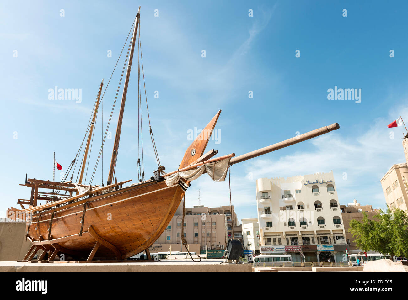 Dhau außerhalb Al Fahidi Fort, das Dubai Museum, Dubai, Vereinigte ...