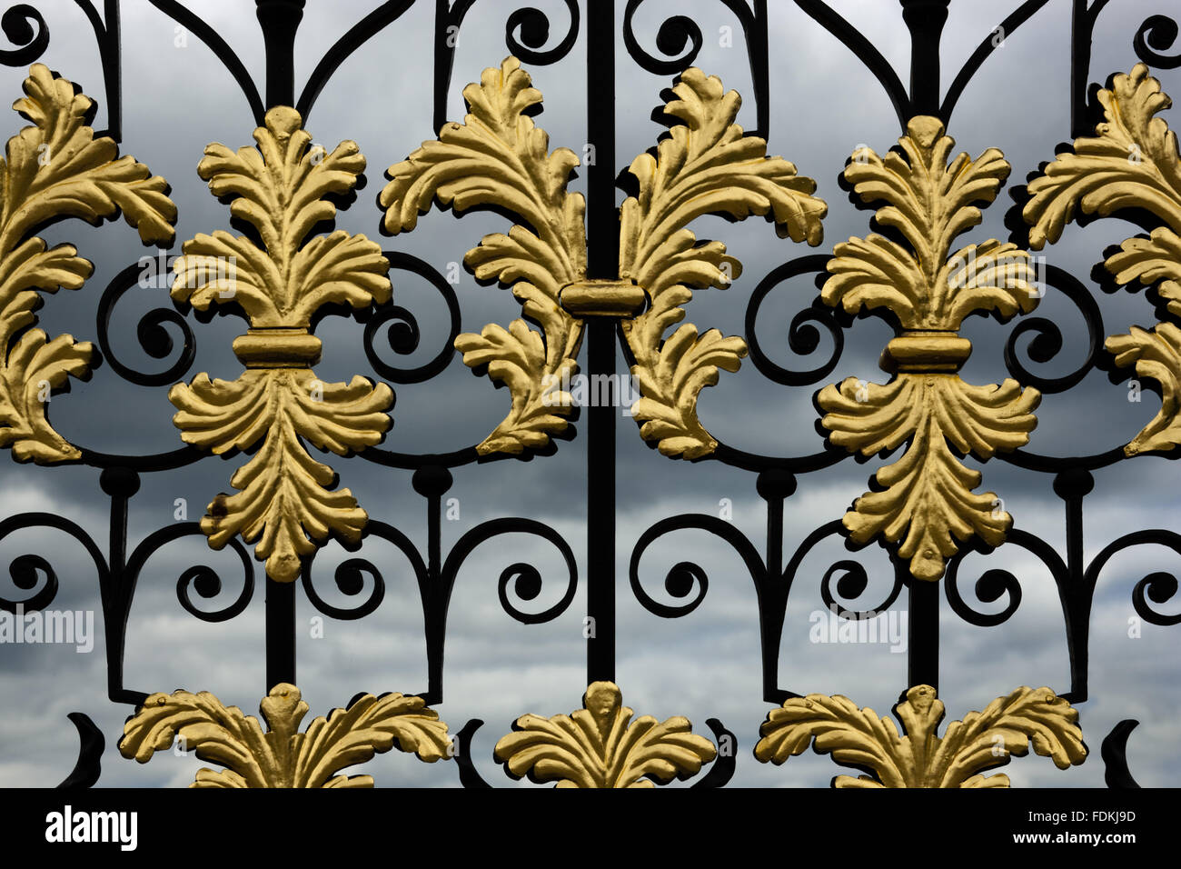 Die reich verzierte Tore vor Nord-West-Front an Tredegar House, Newport ...