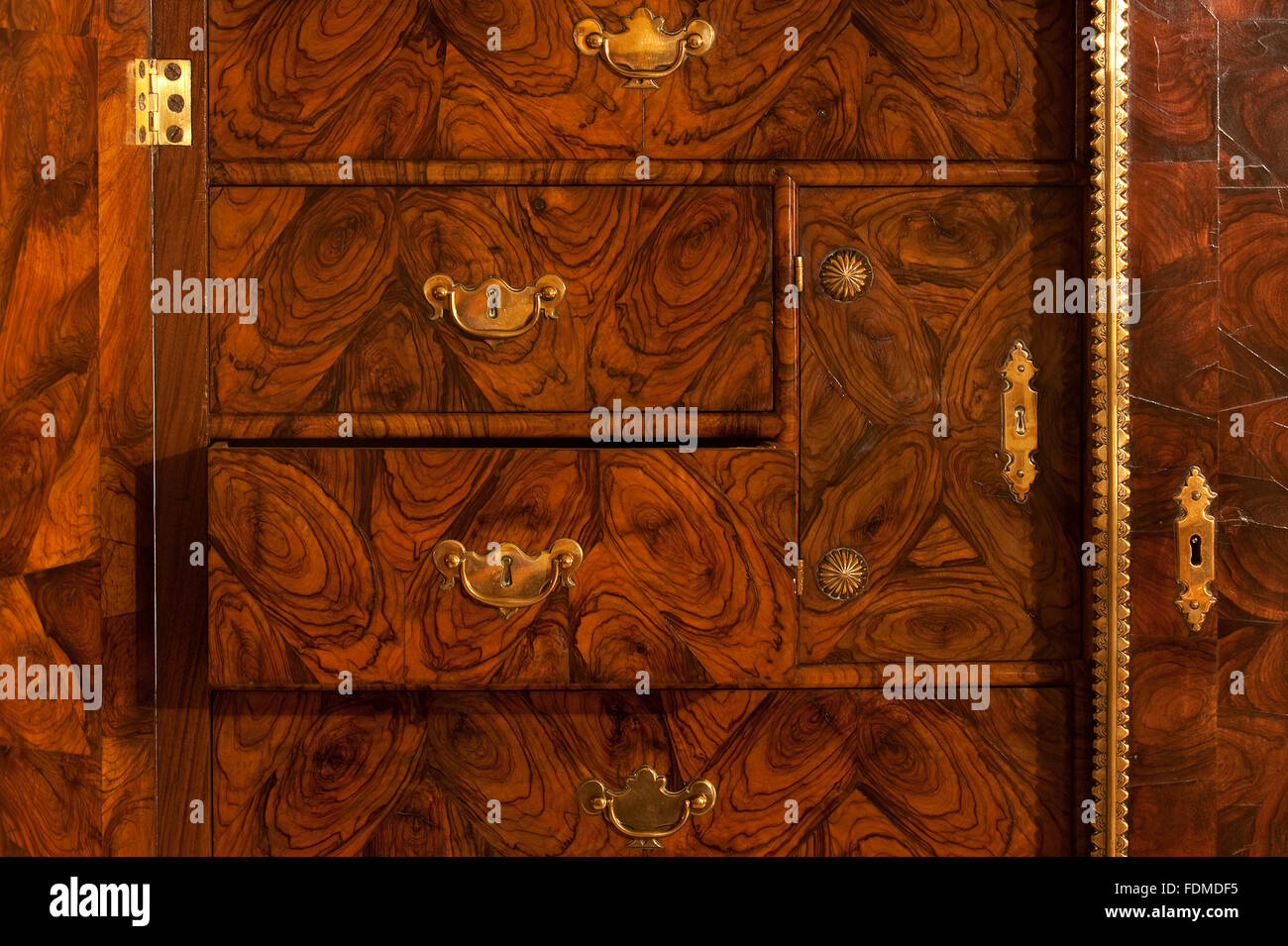 Veneer furniture Stockfotos und -bilder Kaufen - Alamy