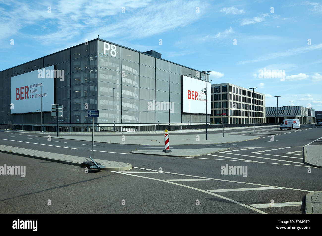 Garagen deutschland -Fotos und -Bildmaterial in hoher Auflösung – Alamy