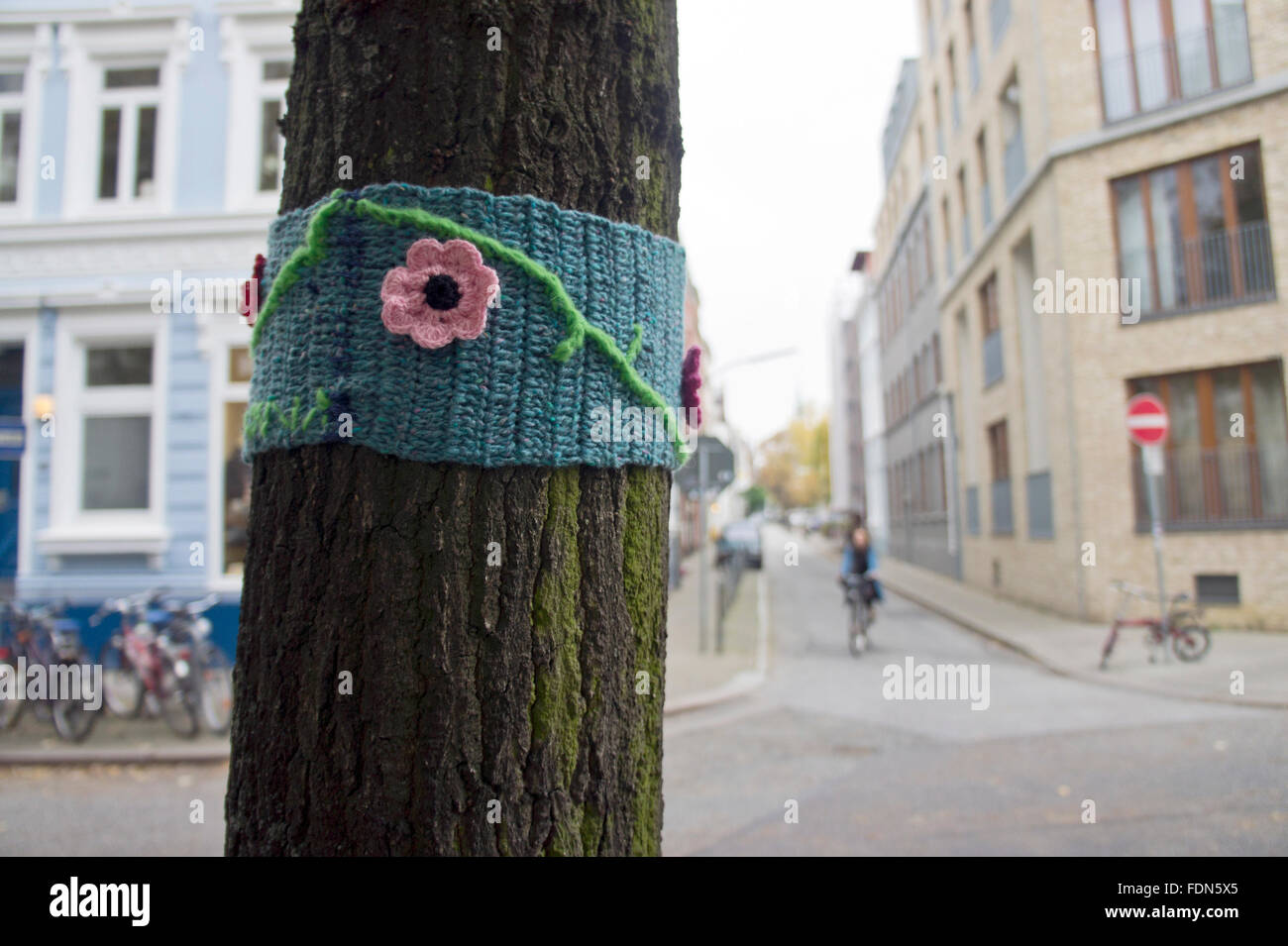 Guerilla Knitting Stockfotos und -bilder Kaufen - Alamy