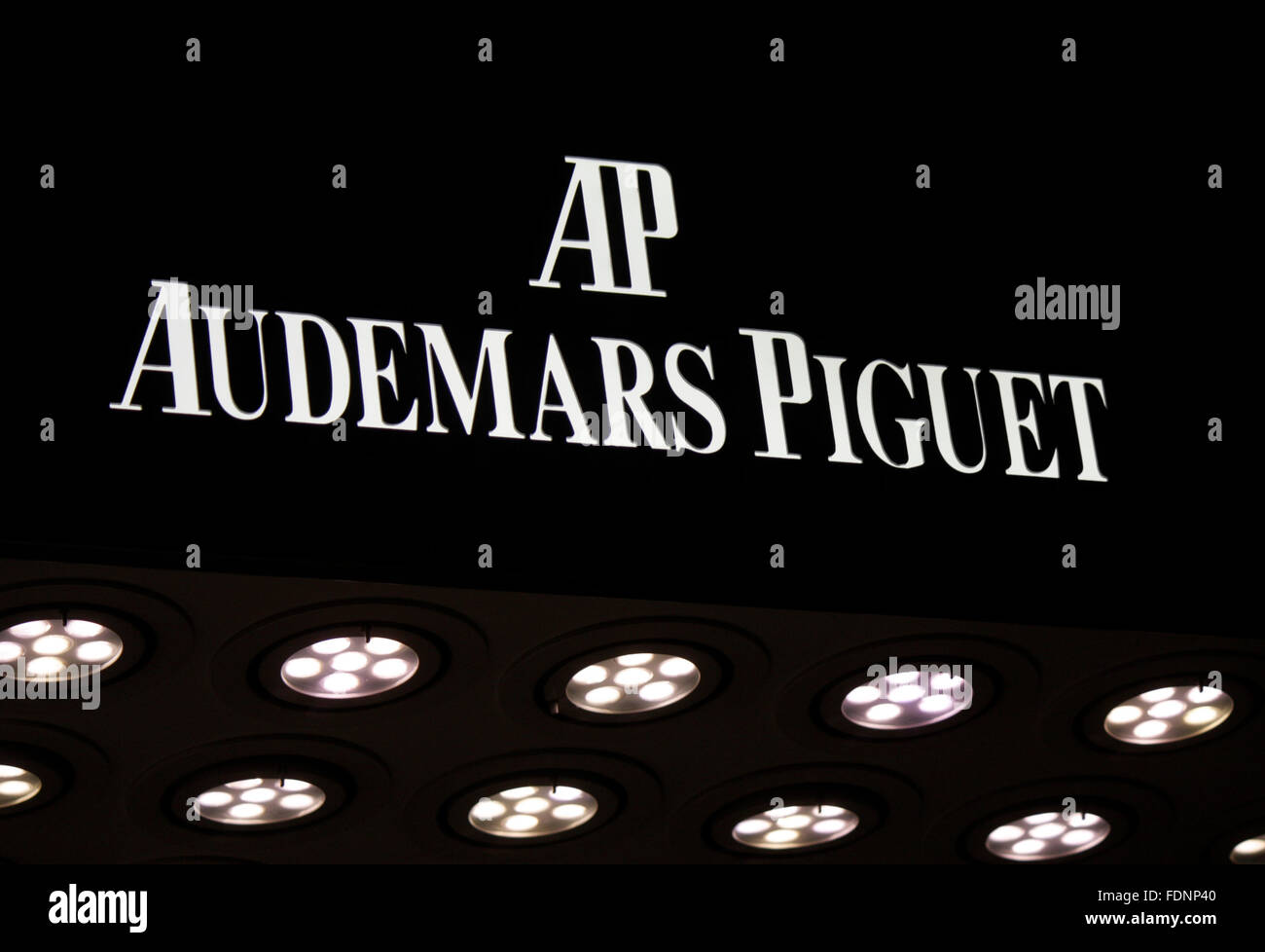 Audemars piguet logo -Fotos und -Bildmaterial in hoher Auflösung – Alamy
