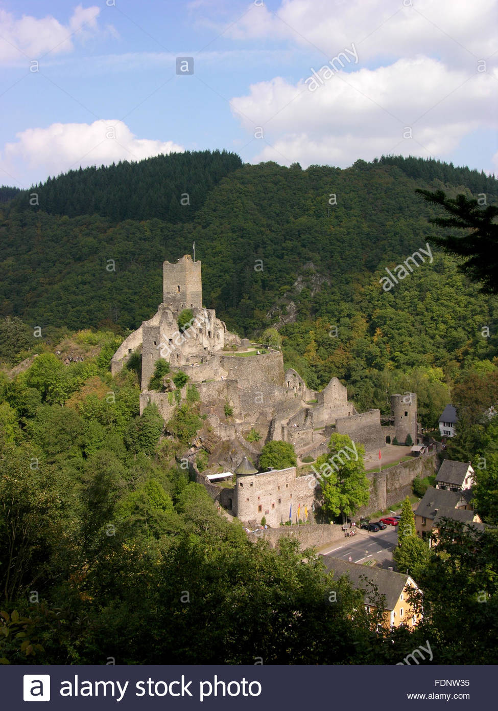 Castles Of Manderscheid Stockfotos & Castles Of Manderscheid Bilder - Alamy