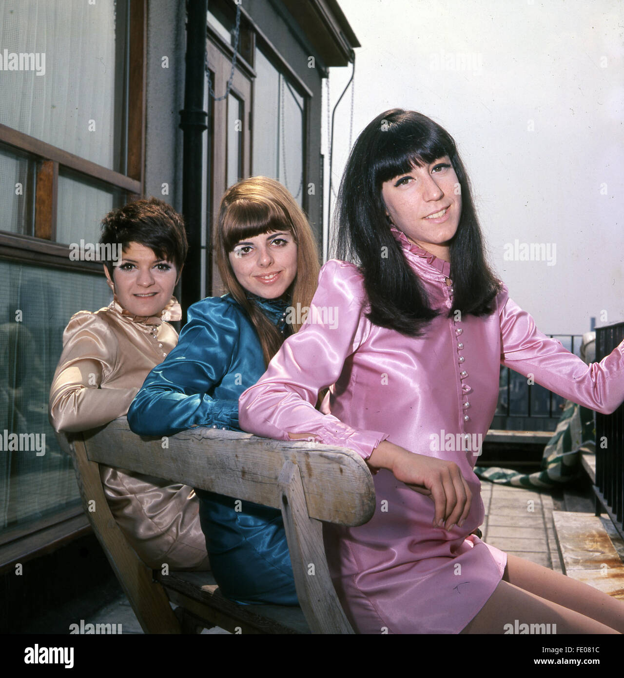 REPARATA und THE gingen uns Vokal-Trio im Juli 1968. Von links: Mary ...
