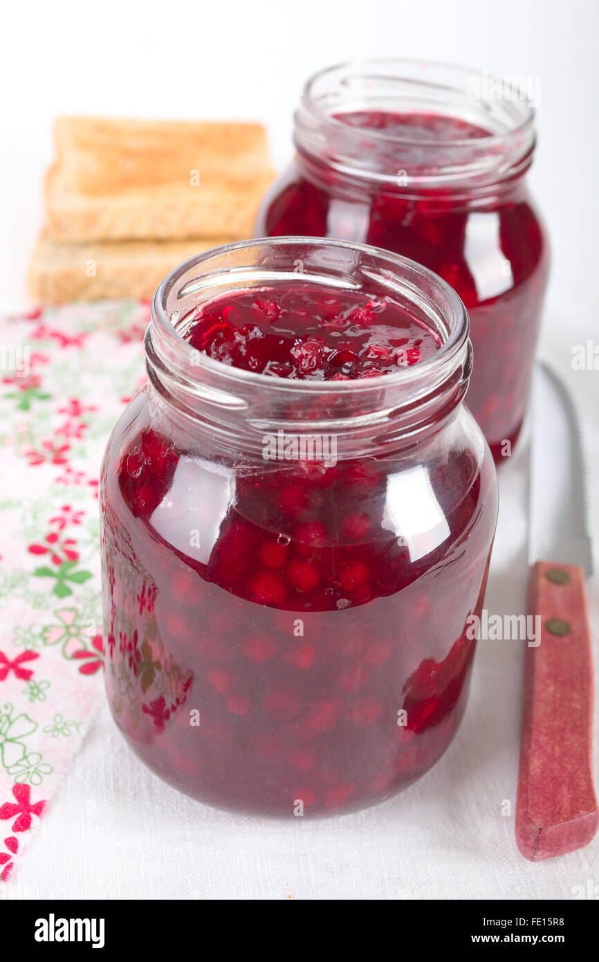 Cranberry marmeladen -Fotos und -Bildmaterial in hoher Auflösung – Alamy
