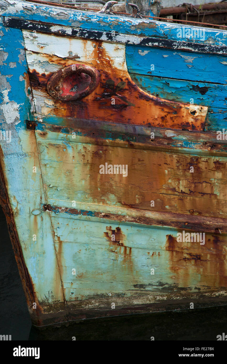 Rostiges altes boot -Fotos und -Bildmaterial in hoher Auflösung – Alamy