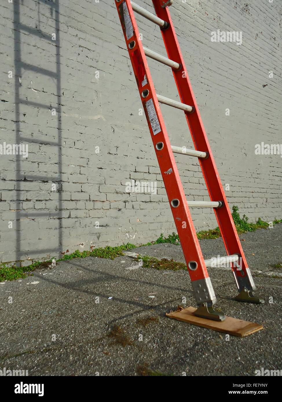 Schattenleiter des hauses Stockfotos und -bilder Kaufen - Alamy