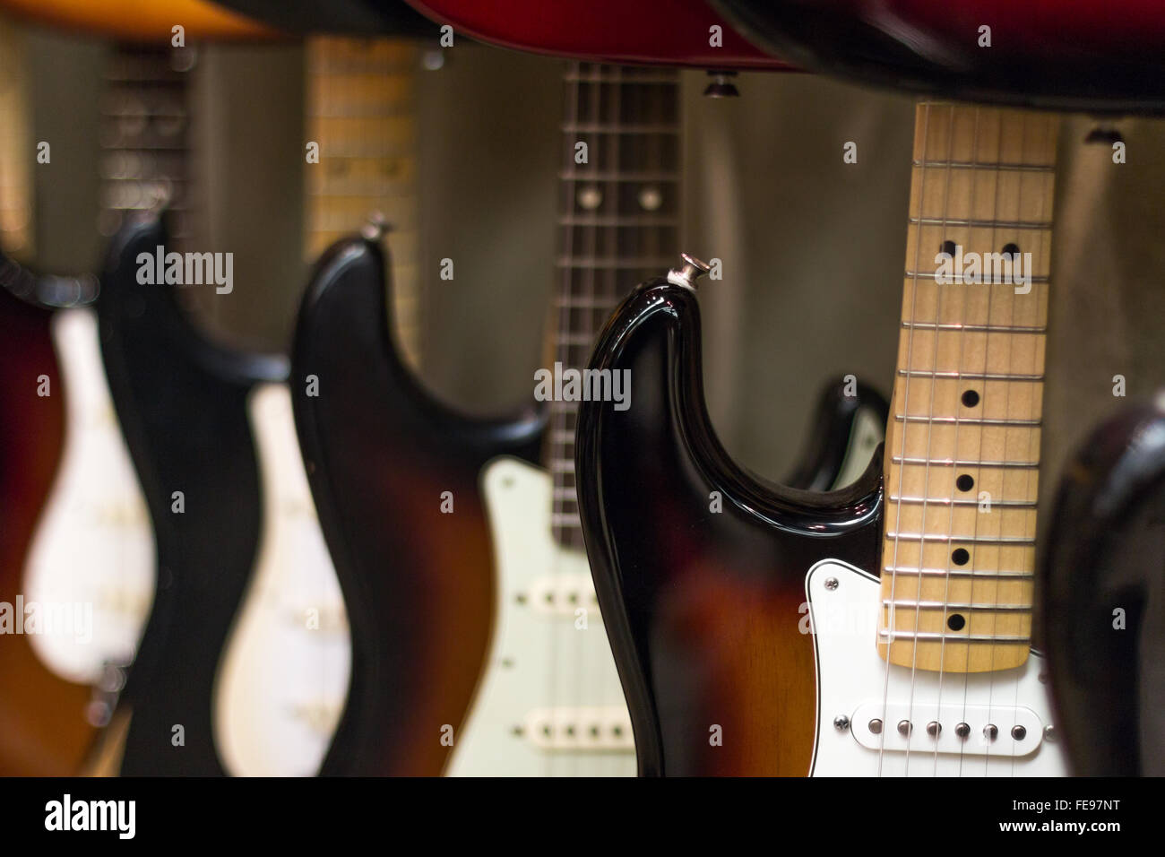Sechs saitengitarren -Fotos und -Bildmaterial in hoher Auflösung – Alamy