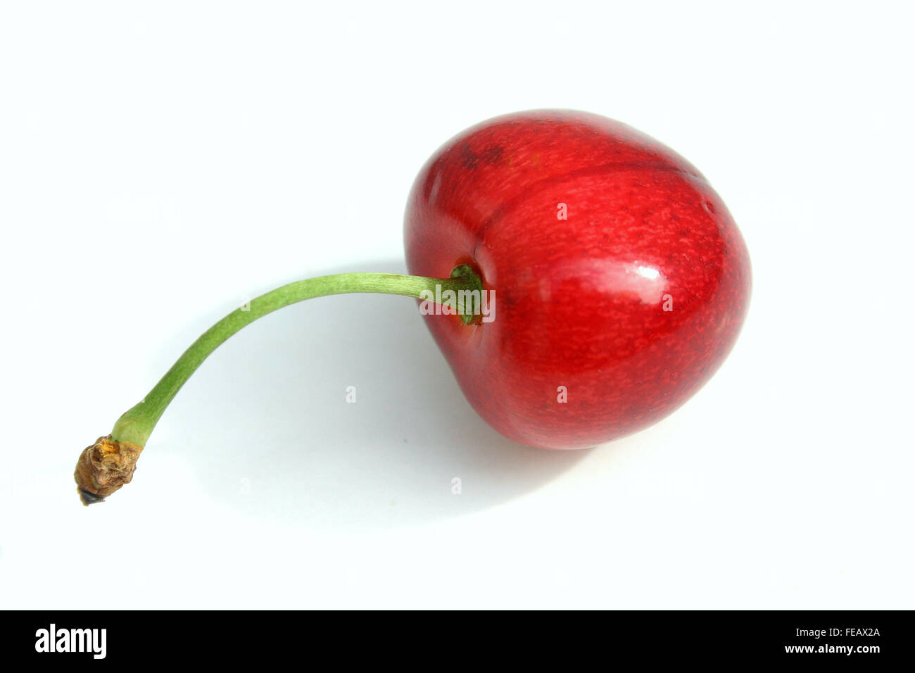 Einzelne kirsche -Fotos und -Bildmaterial in hoher Auflösung – Alamy
