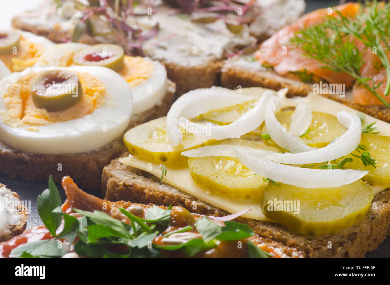 Belegte broetchen sandwiches -Fotos und -Bildmaterial in hoher ...