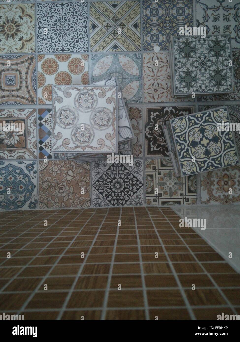 Fliesen auf dem boden -Fotos und -Bildmaterial in hoher Auflösung – Alamy