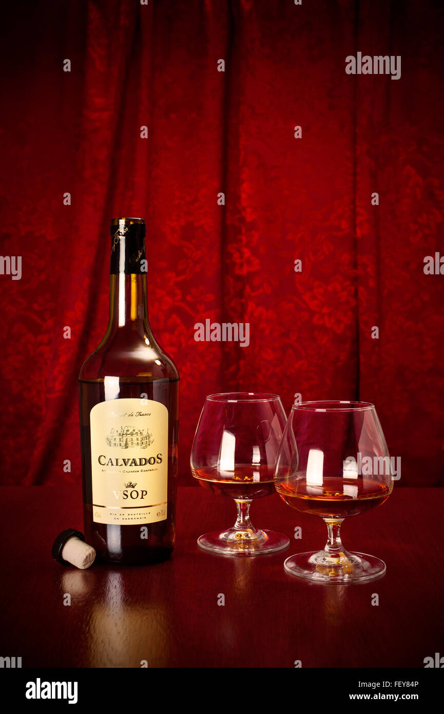 Brandy flasche -Fotos und -Bildmaterial in hoher Auflösung – Alamy