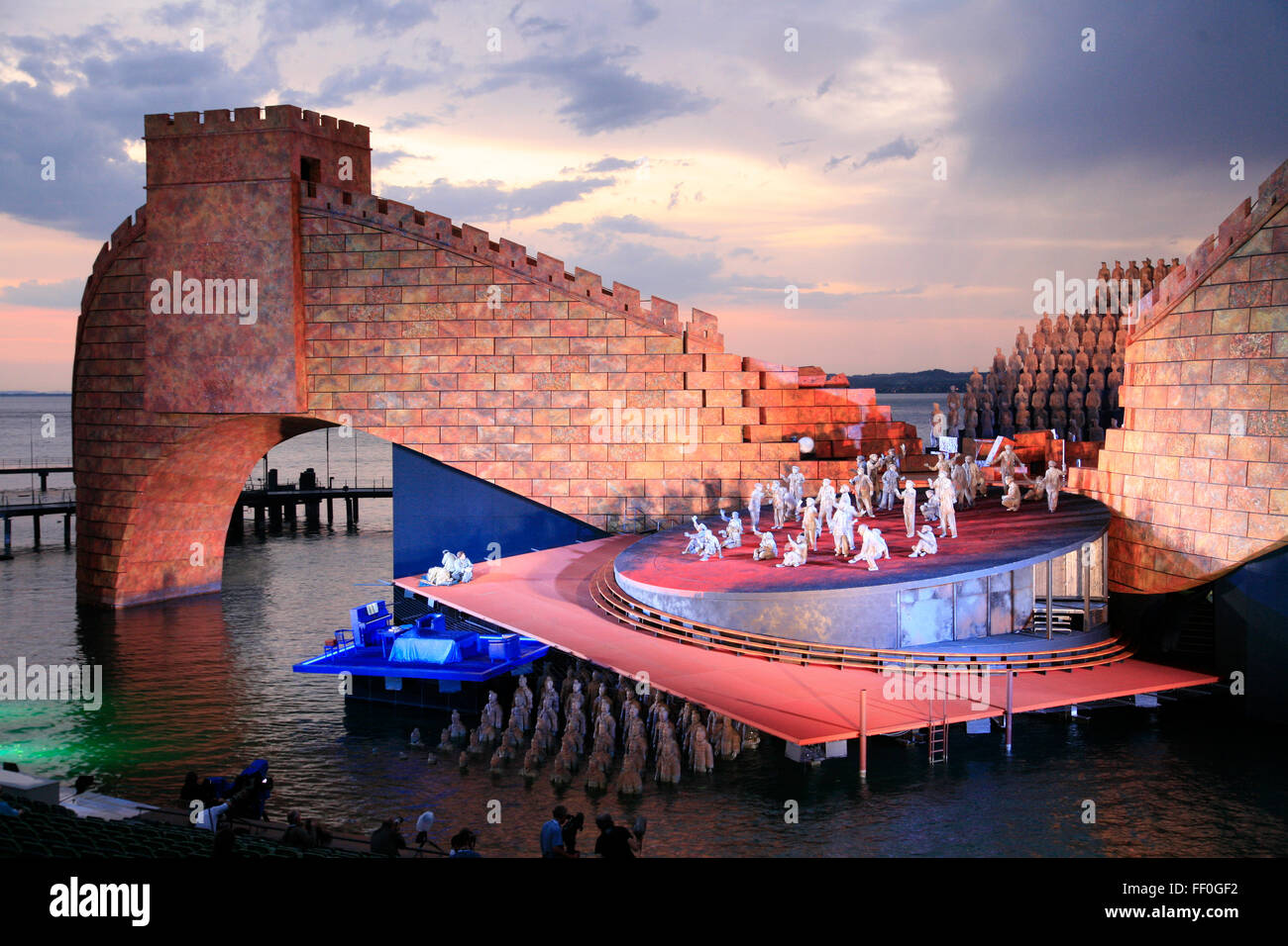 Bregenz festival stage -Fotos und -Bildmaterial in hoher Auflösung ...