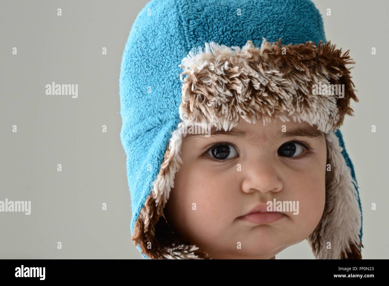 Baby hut -Fotos und -Bildmaterial in hoher Auflösung – Alamy