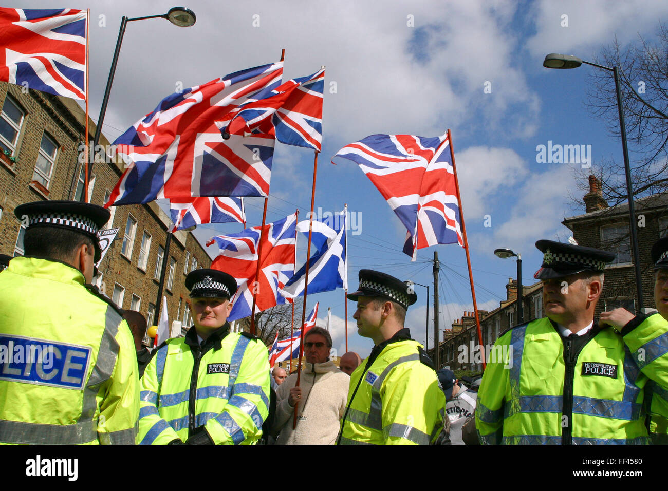 British national party skinhead -Fotos und -Bildmaterial in hoher ...