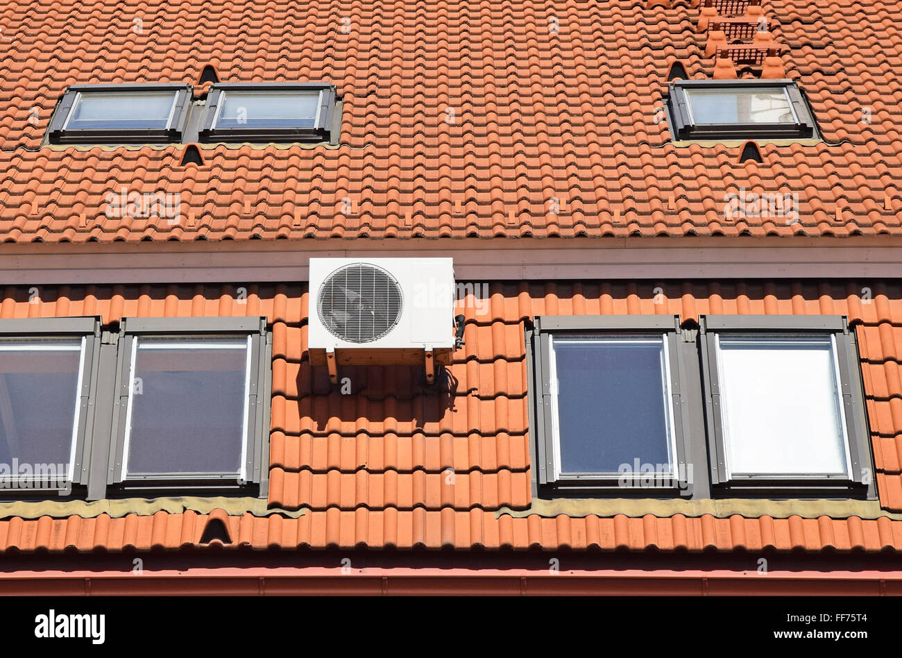 Dachziegel architektur -Fotos und -Bildmaterial in hoher Auflösung – Alamy