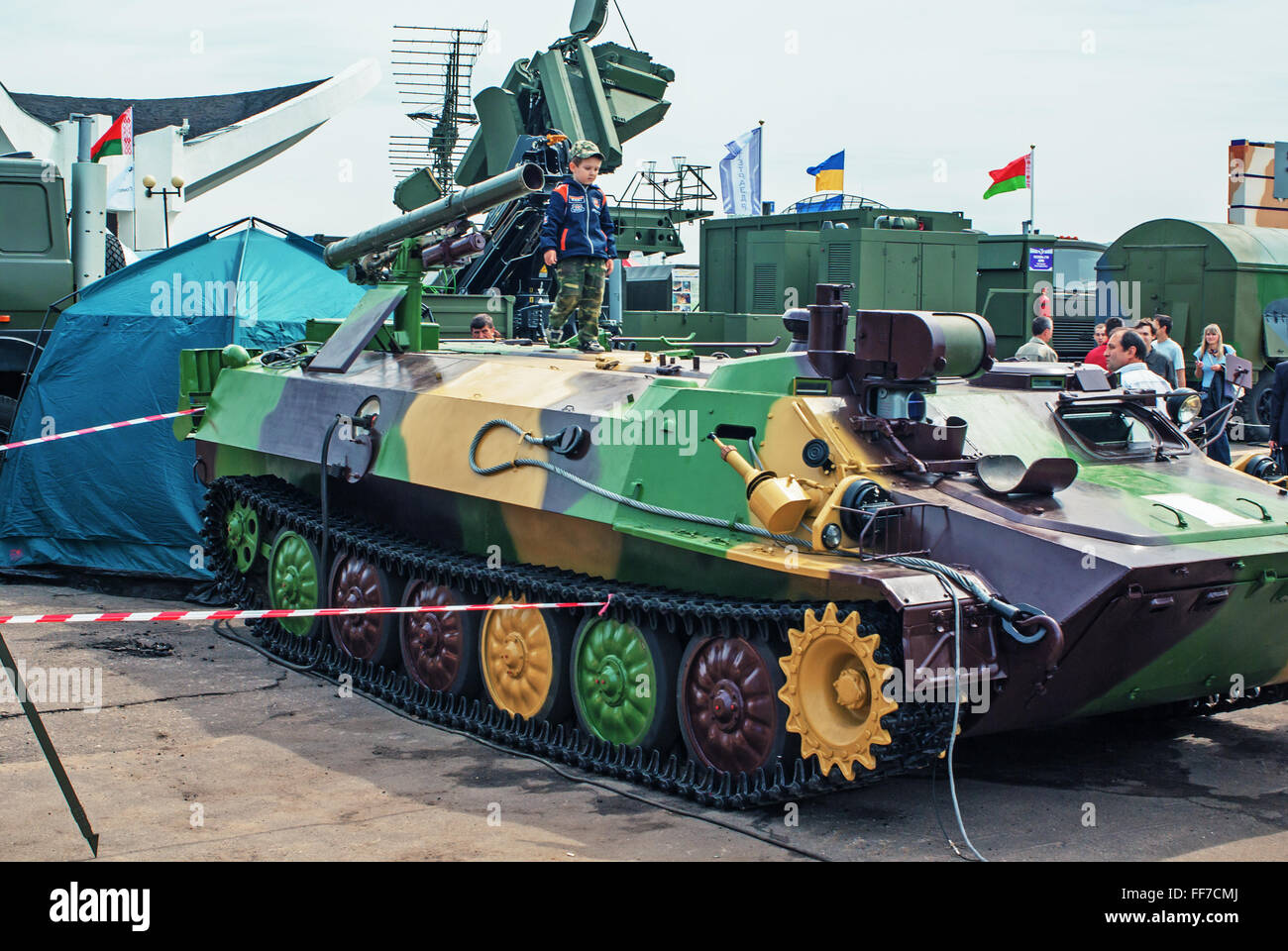 Laser panzerabwehrwaffe -Fotos und -Bildmaterial in hoher Auflösung – Alamy