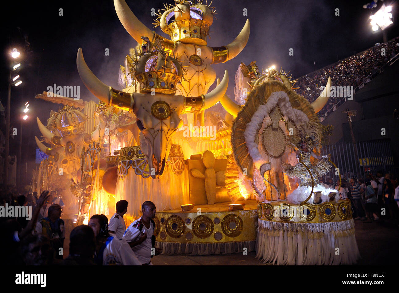 Parade schweben samba tanzen -Fotos und -Bildmaterial in hoher ...