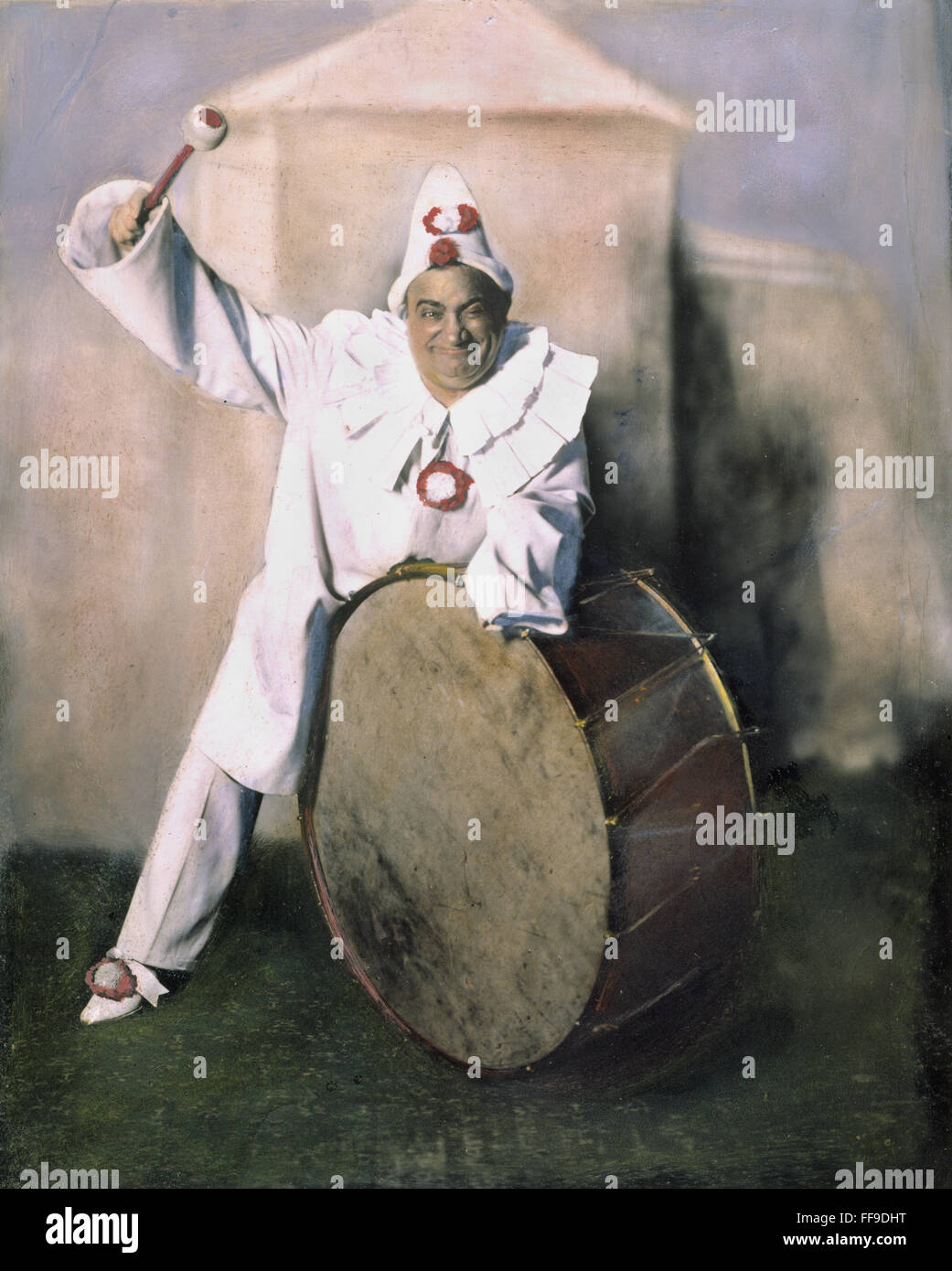 ENRICO CARUSO (1873 – 1921). /nItalian Tenor. Fotografiert/Ndressed als ...