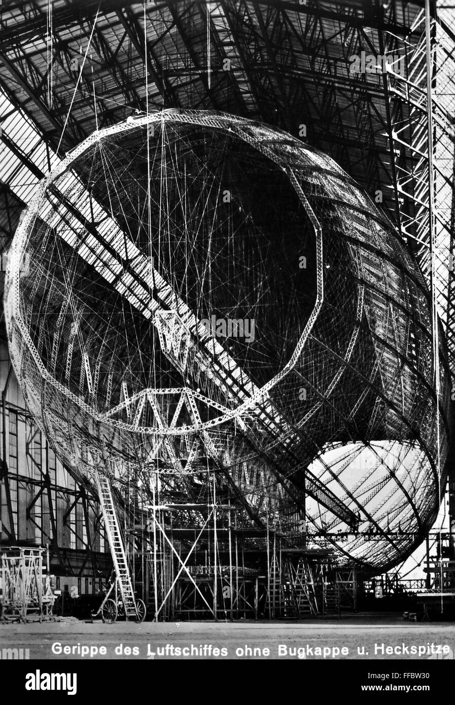 ZEPPELIN BAU. /nFrame der Graf Zeppelin LZ 127 im Zeppelin-Flugzeug ...