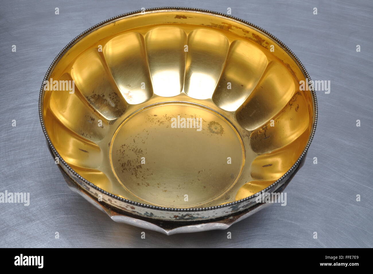 Vintage antik retro platte -Fotos und -Bildmaterial in hoher Auflösung ...