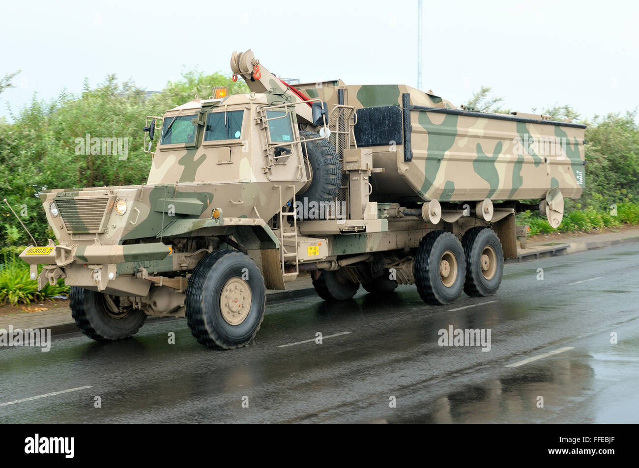 Samil 100 Kwevoel gepanzerter Lkw Stockfotografie - Alamy