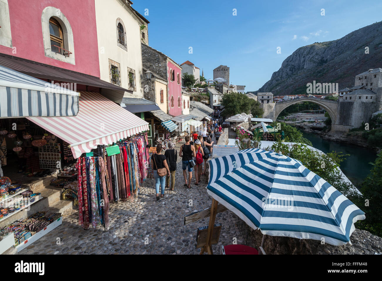 Häuser auf Stari Grad (Altstadt) der Stadt Mostar, Bosnien und ...