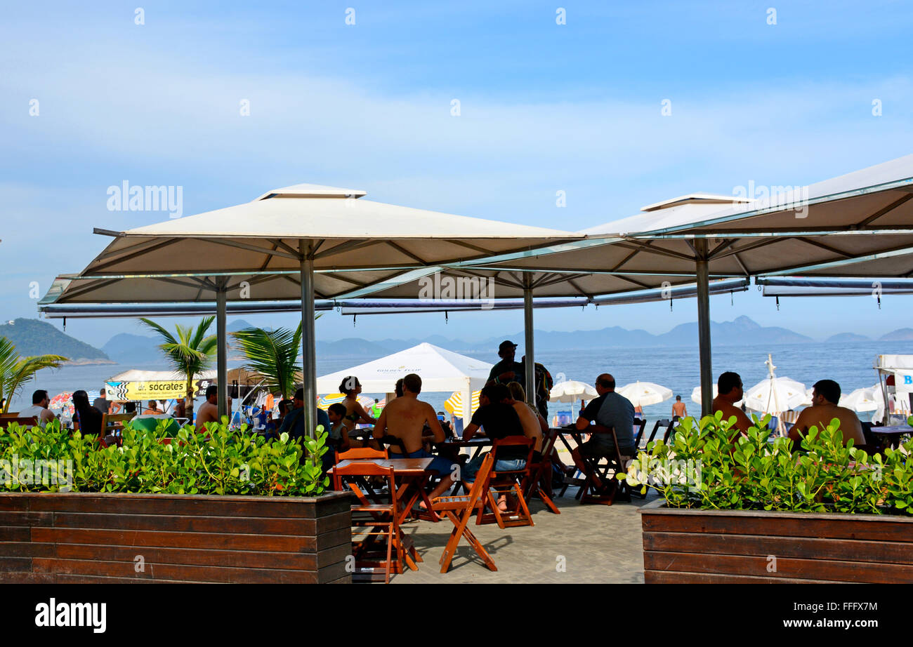 Bar am strand -Fotos und -Bildmaterial in hoher Auflösung – Alamy