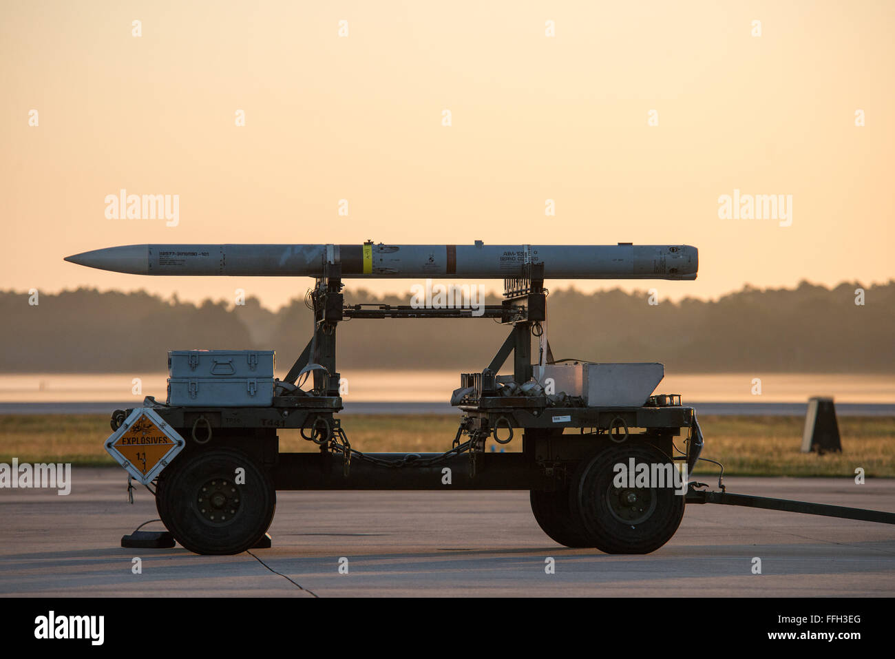 Advanced medium range air to air missile -Fotos und -Bildmaterial in ...