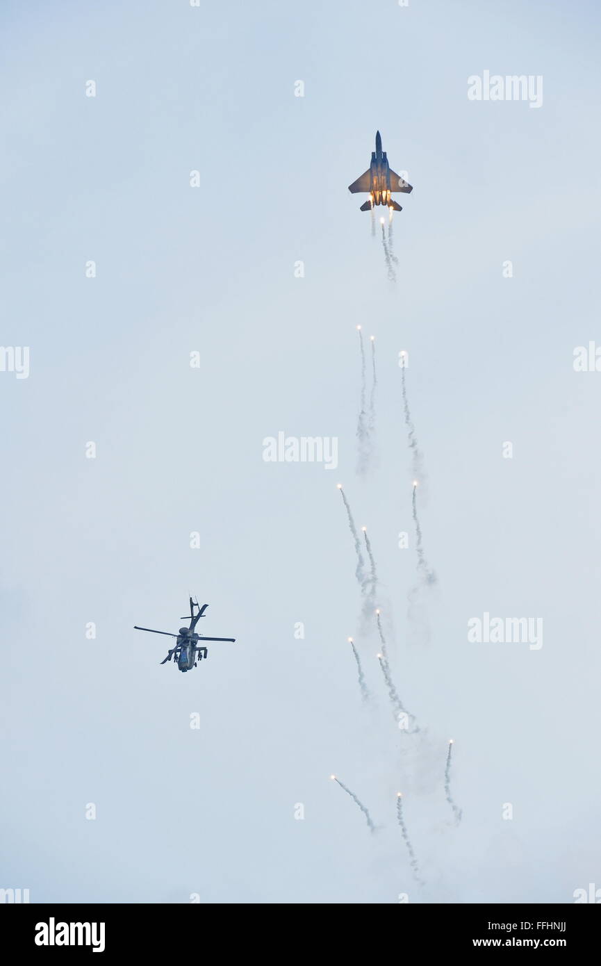 Singapur. 14. Februar 2016. Antenne-Anzeige auf der Singapore Airshow ...