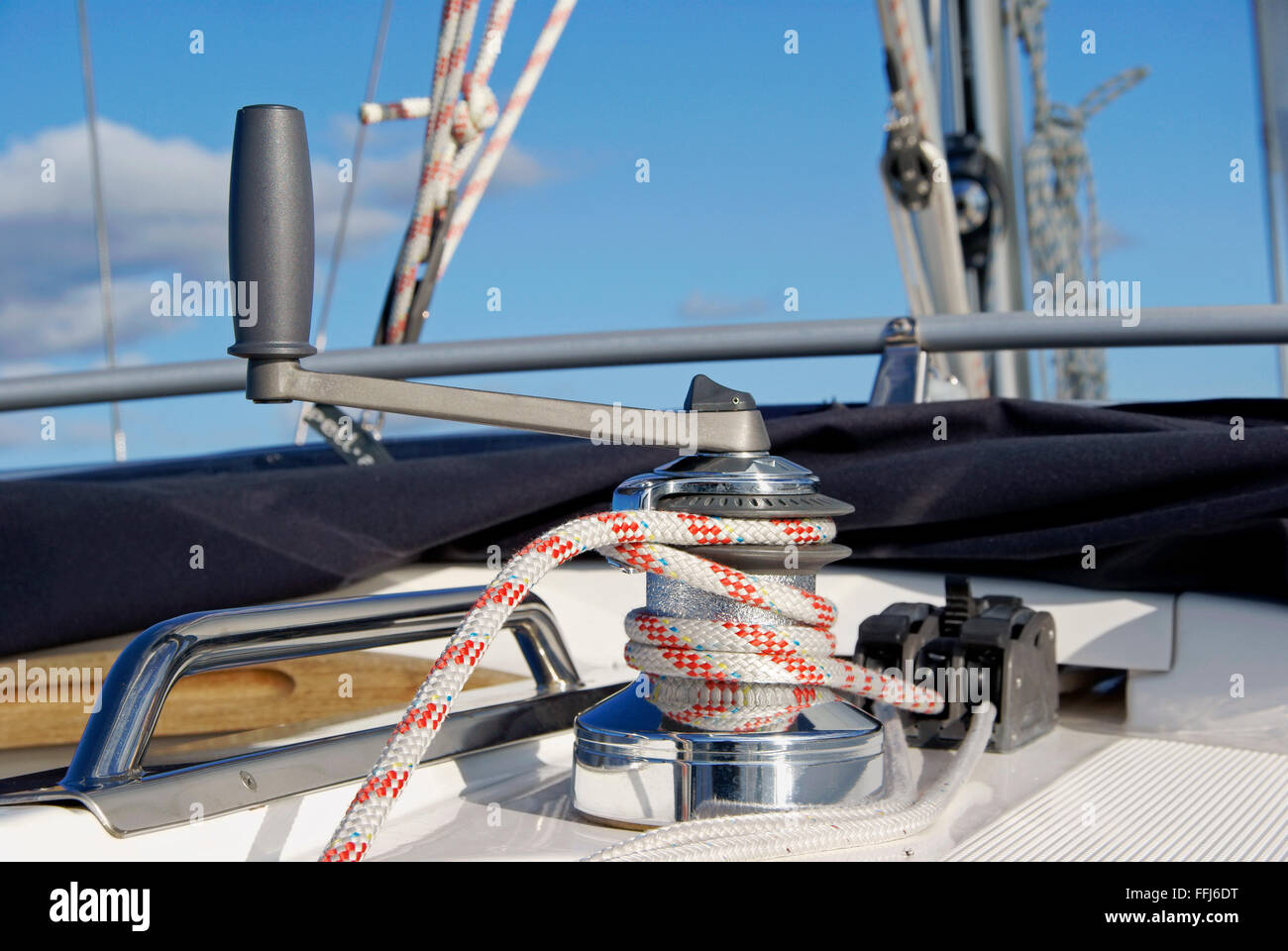 Winch handle -Fotos und -Bildmaterial in hoher Auflösung – Alamy