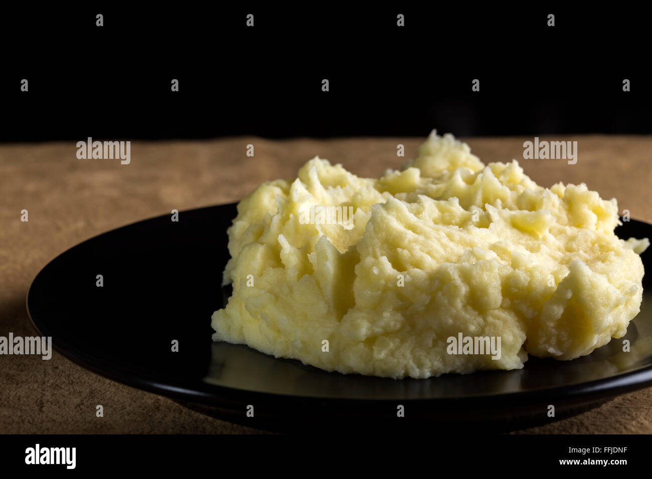 Voller teller essen -Fotos und -Bildmaterial in hoher Auflösung – Alamy