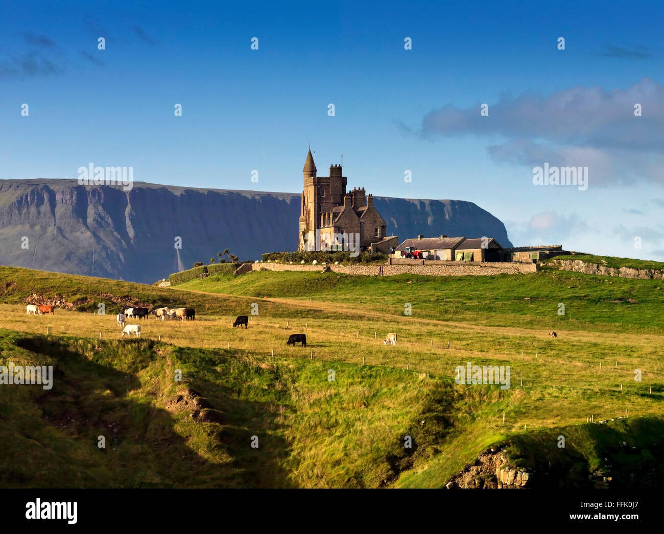 Classiebawn castle -Fotos und -Bildmaterial in hoher Auflösung – Alamy