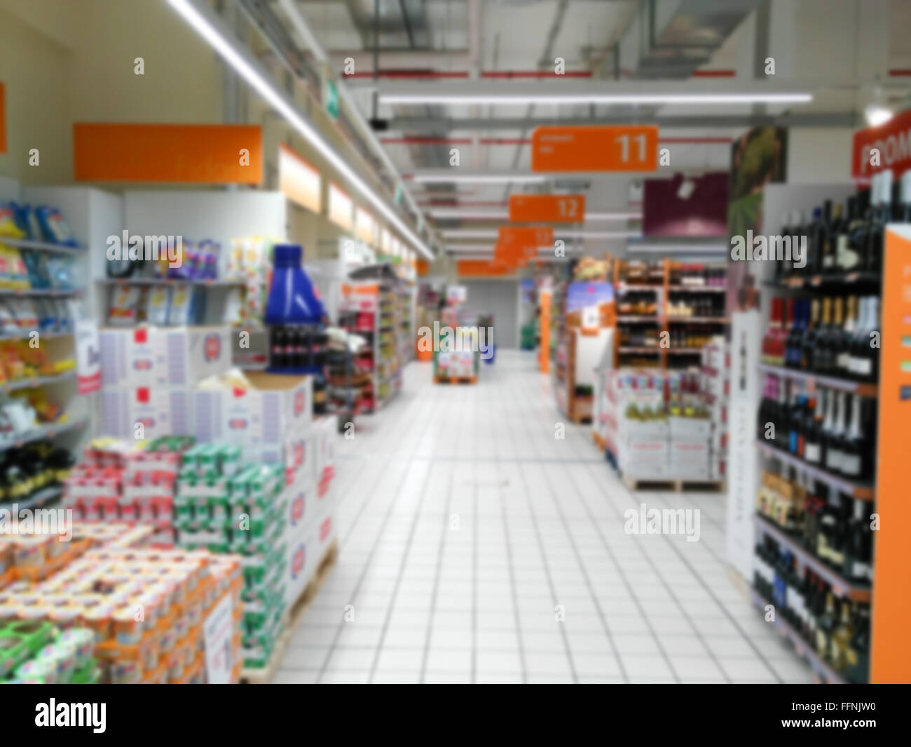 Verschwommen Supermarkt innen Hintergrund (Abteilungen Stockfotografie ...
