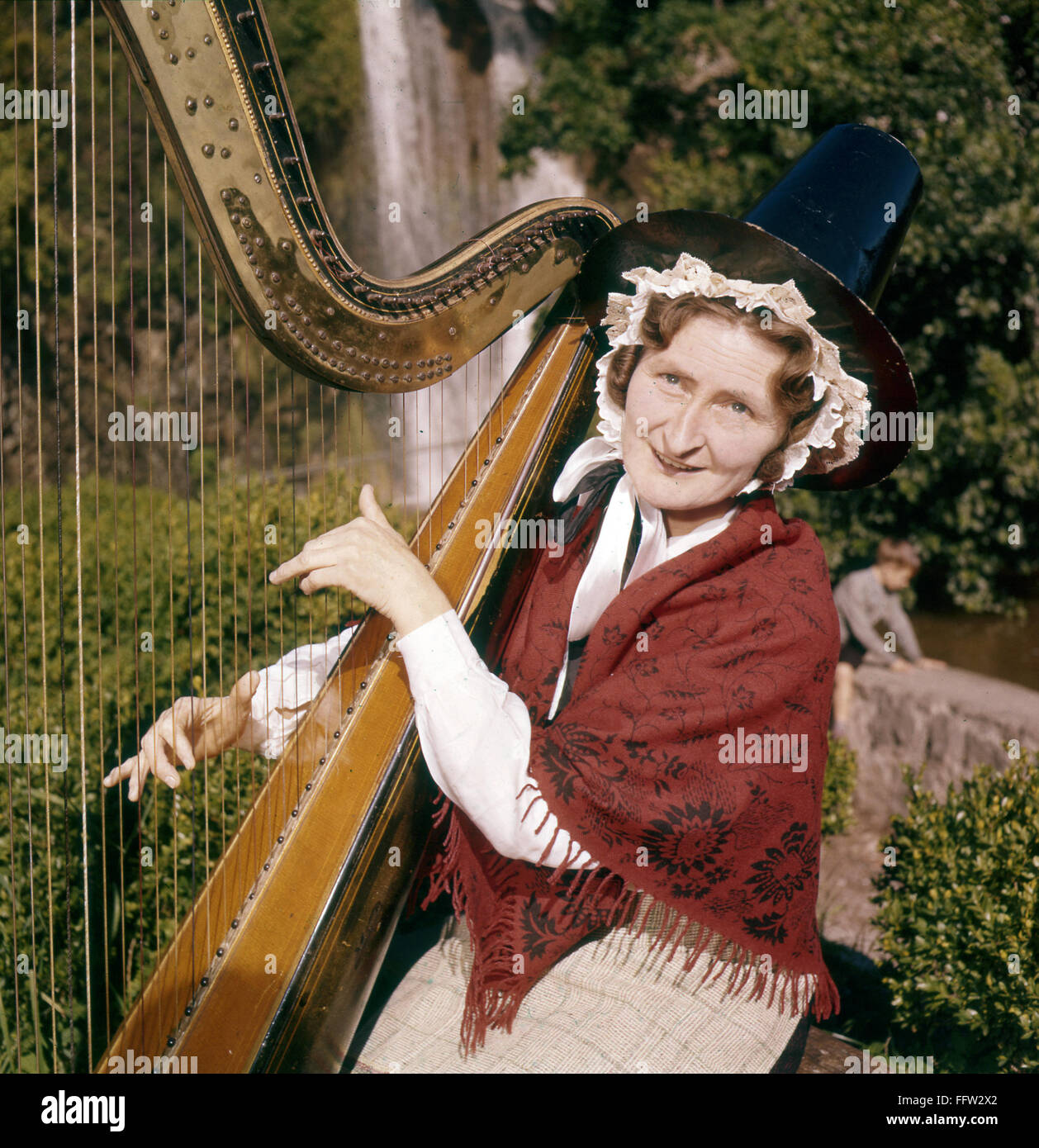 Traditional welsh dress -Fotos und -Bildmaterial in hoher Auflösung – Alamy